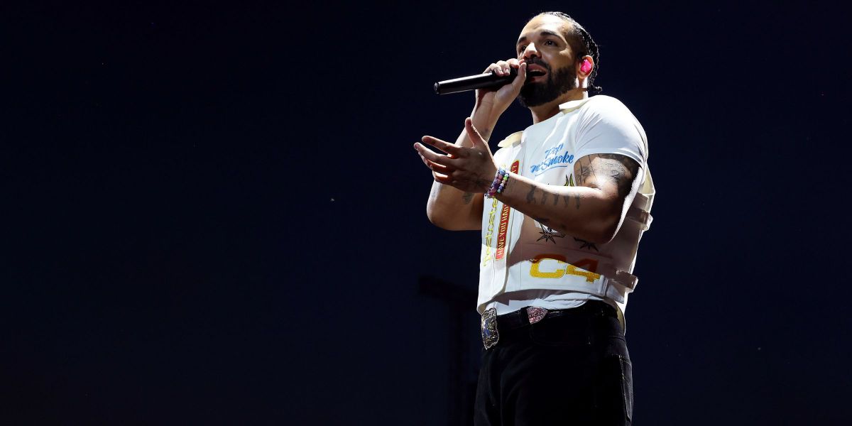 Drake Breaks Michael Jackson's Billboard Record With 'Janice STFU'